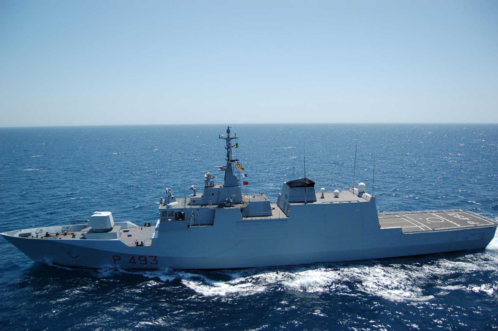 Le navi militari Foscari e Tirso al Porto di Trapani, sono aperte al ...