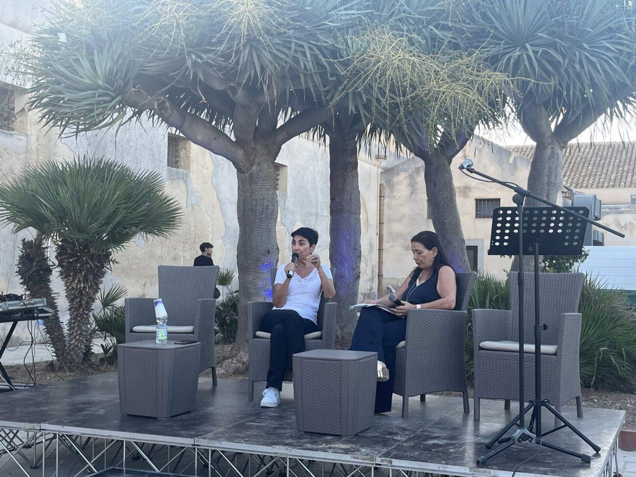 "Il mare colore dei libri" e l'ombra di Pirandello svelata da Virginia ...